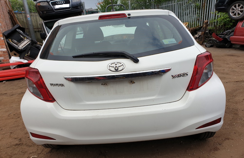 Toyota Yaris Boot Lid 2011-2017 White 068 Glass